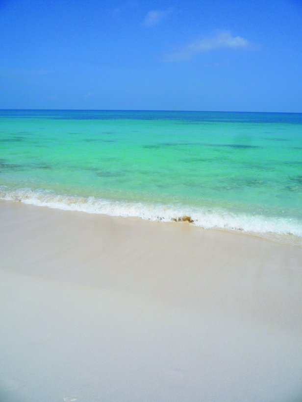 Why is the sea bluer in the Caribbean? – How It Works