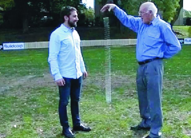 Amazing Slinky physics – How It Works