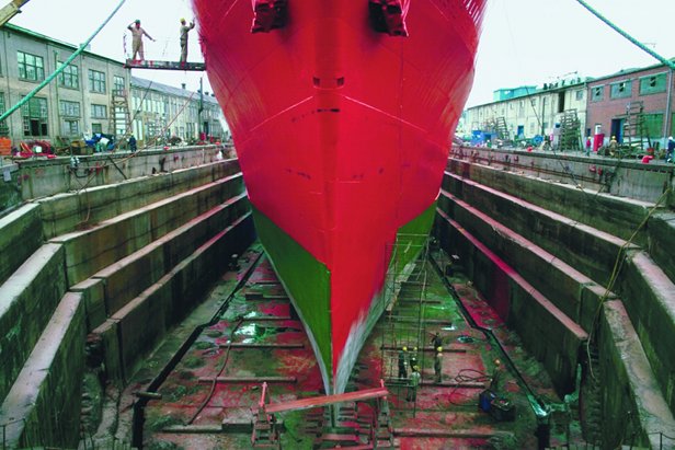 What happens in dry docks? – How It Works