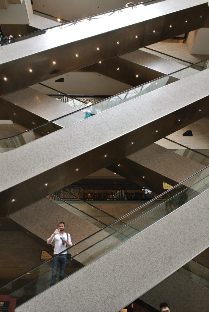 How do escalators work?